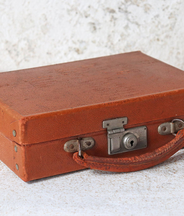 Vintage Suitcases | Old Leather Suitcases | Old Suitcases