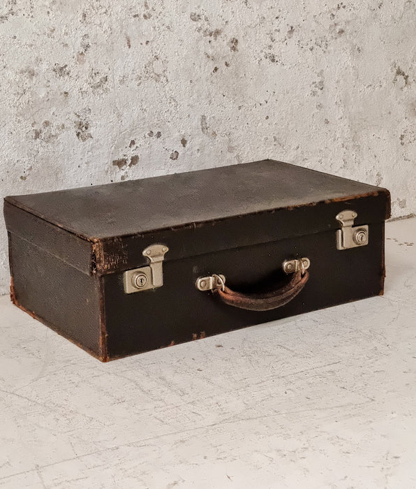 Vintage Suitcases | Old Leather Suitcases | Old Suitcases