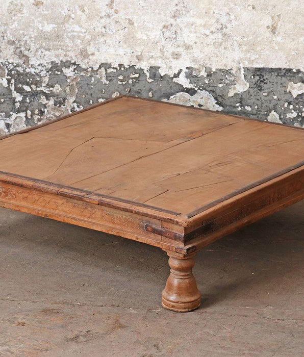 Vintage Tables & Desks | Timeless Classic Furniture